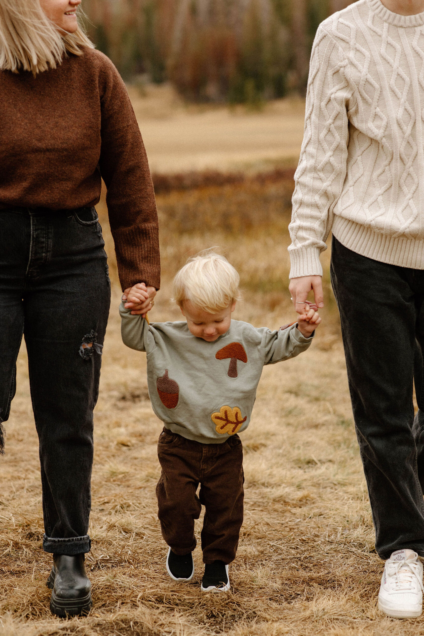 Adventurous Fall Family Photos in The Northern California Mountains ...